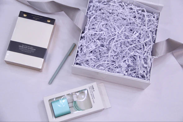 Desk Essentials Corporate Gift Box – priorityexperiences